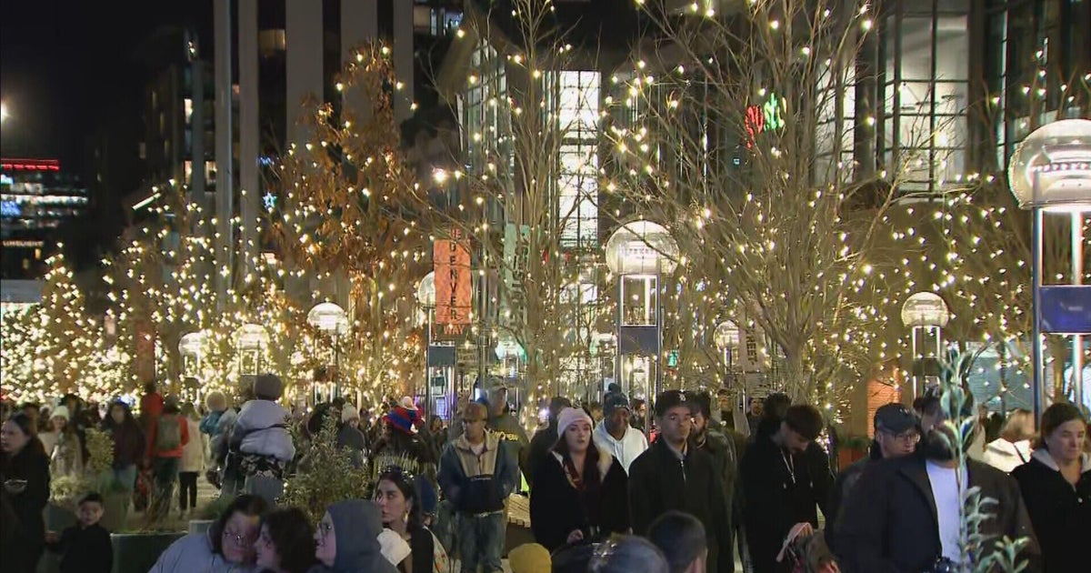 Crowds descend on Denver's 16th Street to ring in the New Year - CBS ...