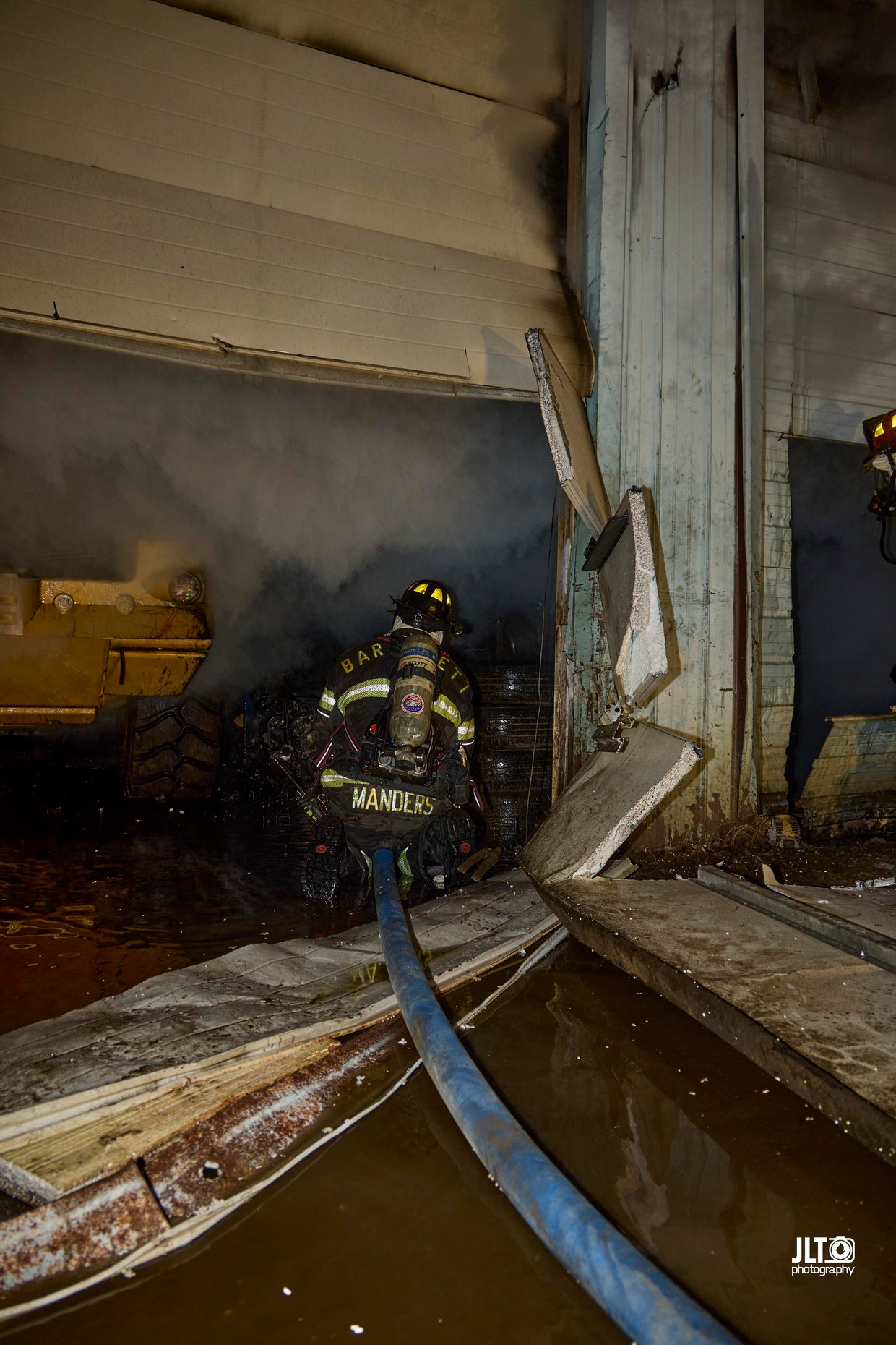 Fire rips through commercial building in unincorporated Elgin, Illinois ...