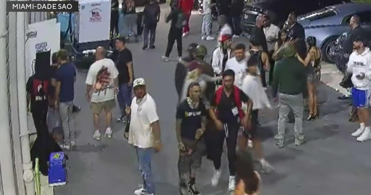 Video shows moment when Antonio Brown allegedly opens fire after Miami ...