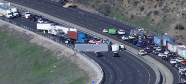 5 Freeway in Castaic is blocked after big rig topples and another truck ...