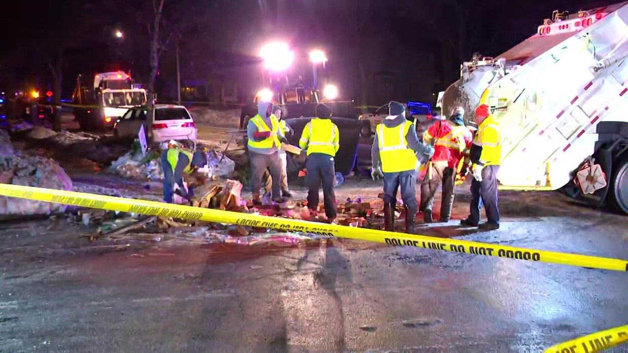 Minneapolis crews dismantle barriers around Renee Good memorial ...
