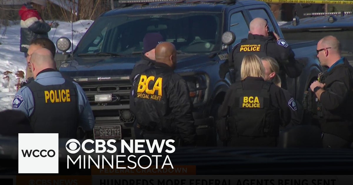 Clashes at Whipple federal building, Twin Cities neighbors report ICE ...