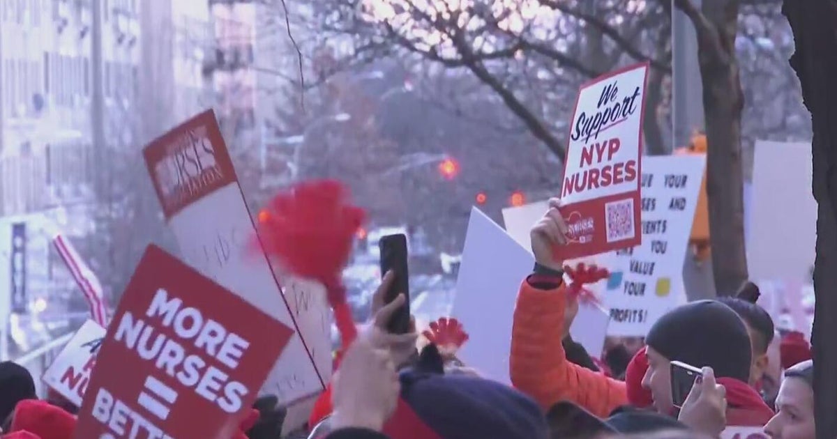 At least 15,000 nurses on strike in New York - CBS Texas