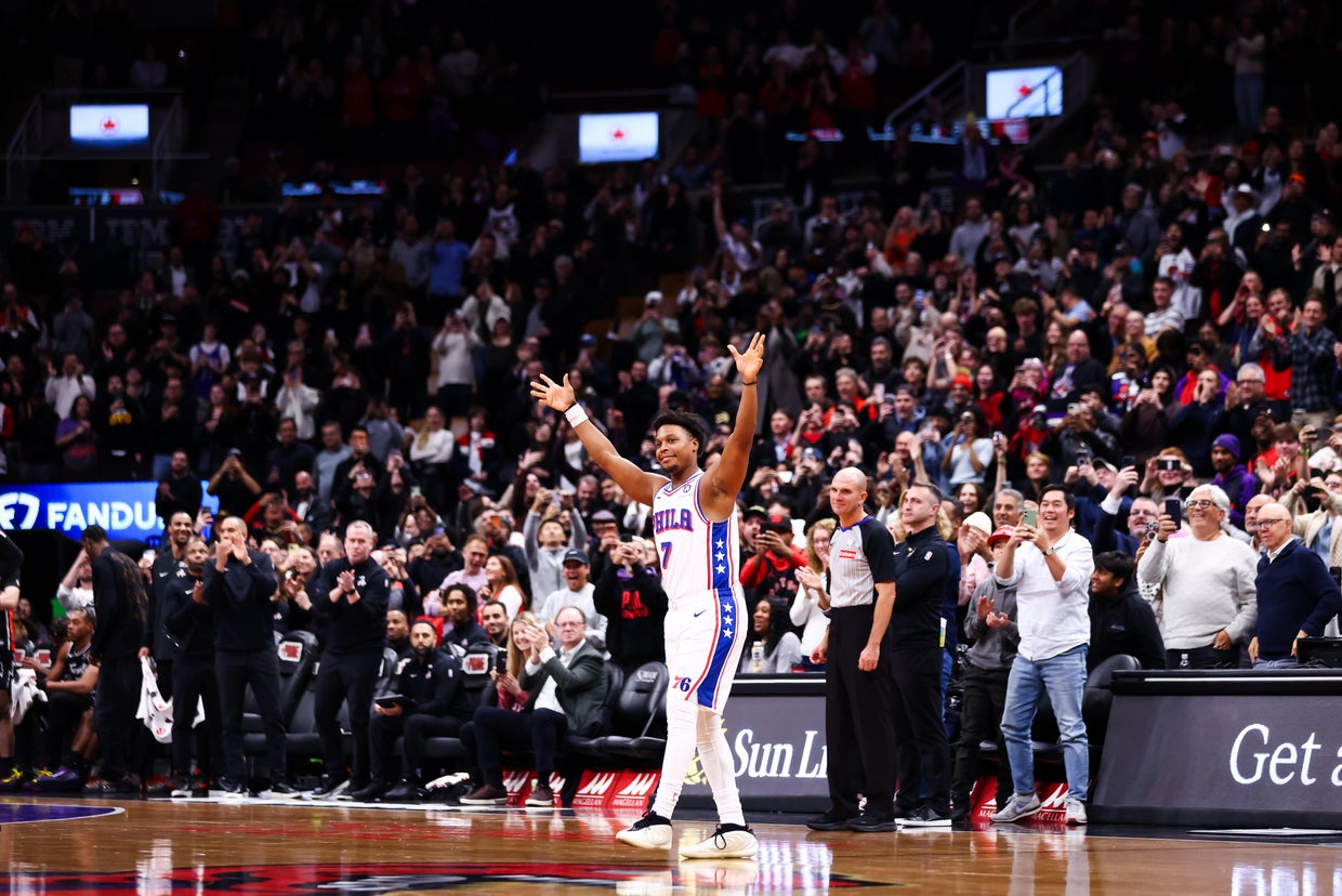 Kyle Lowry gets standing ovation from Raptors fans as 76ers win in ...
