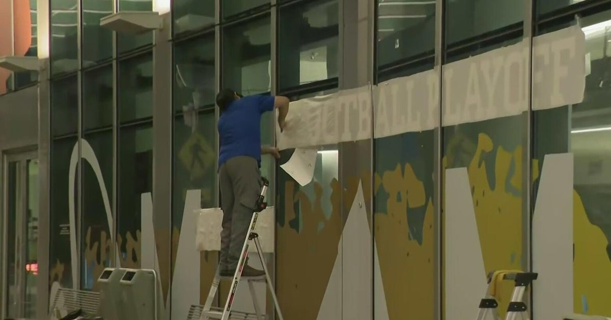 Miami Beach gets playoff fan central makeover ahead of national title ...