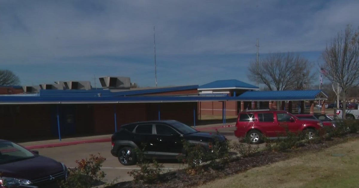 Arlington ISD weighs Blanton Elementary closure - CBS Texas