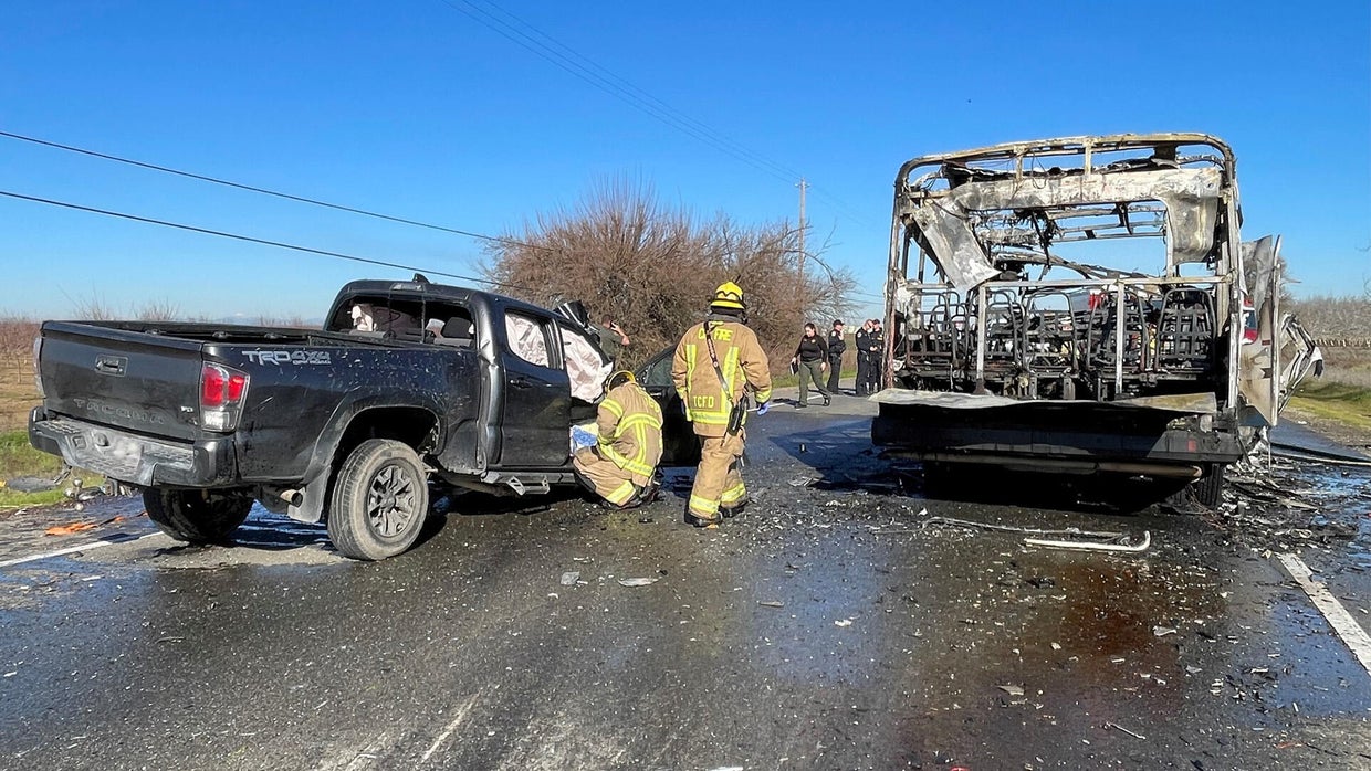 Northern California crash leaves 6 dead after pickup truck hits bus ...