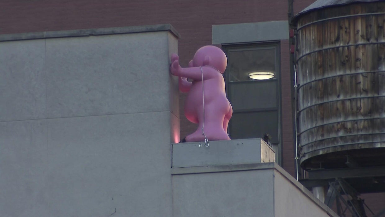 "Mr. Pink" art installation adds color, whimsy to NYC's Flatiron ...