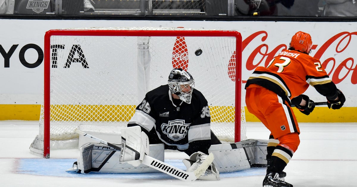 Beckett Sennecke, Mason McTavish score in shootout to lead Ducks past ...