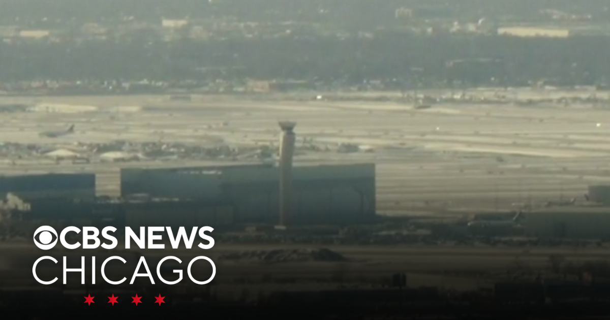 Burst pipe causes ground delay at O'Hare Airport - CBS Chicago