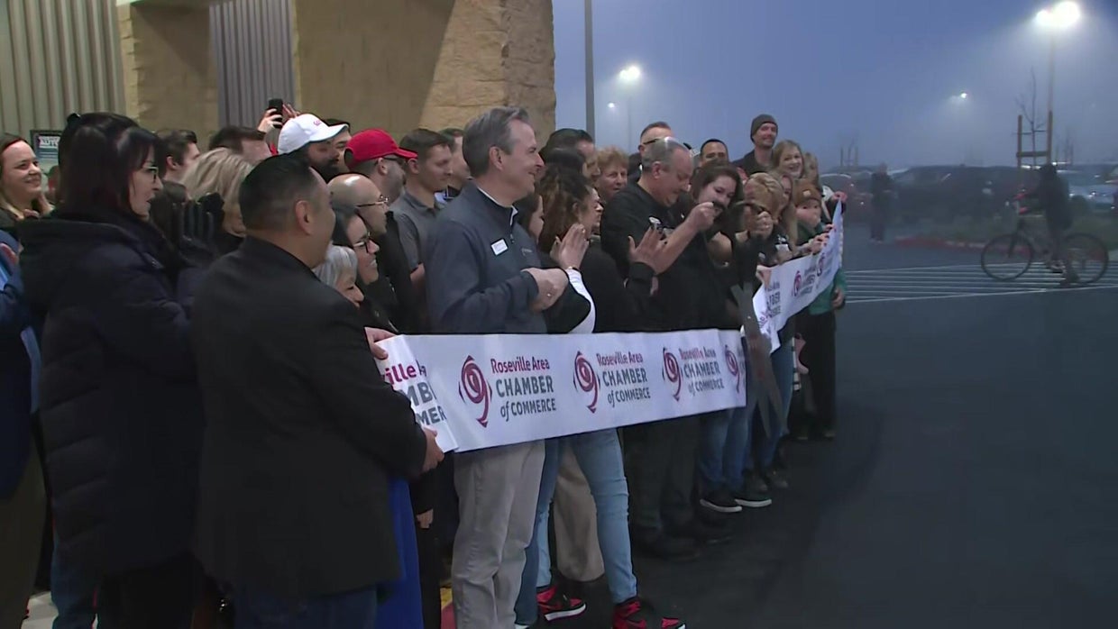 Roseville celebrates grand opening of its second Costco store - CBS ...