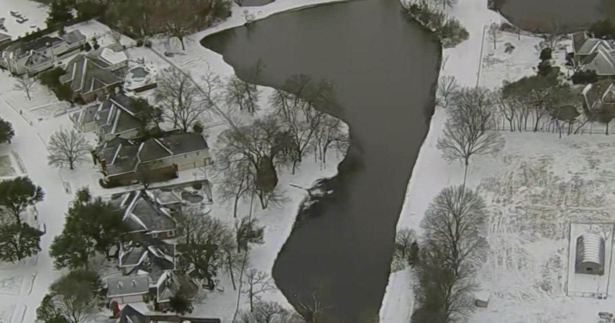 Elderly man unresponsive in North Texas pond - CBS Texas