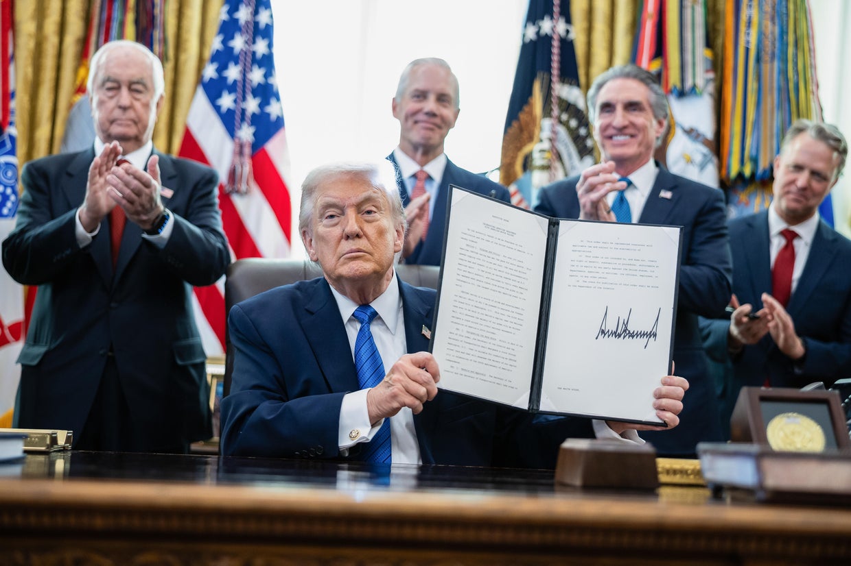 Trump announces IndyCar race will come to D.C. streets for America's ...