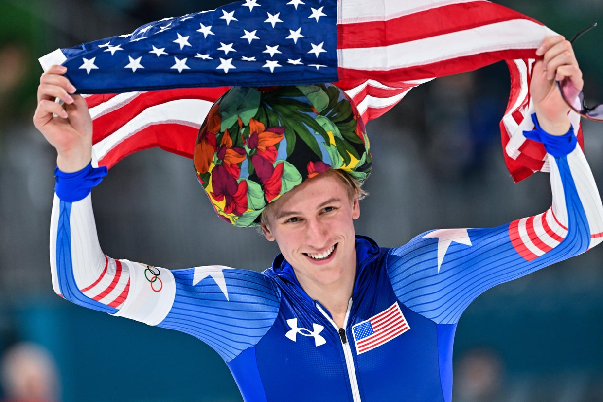 U.S. speedskating star Jordan Stolz wins gold in 1,000 meters, setting ...