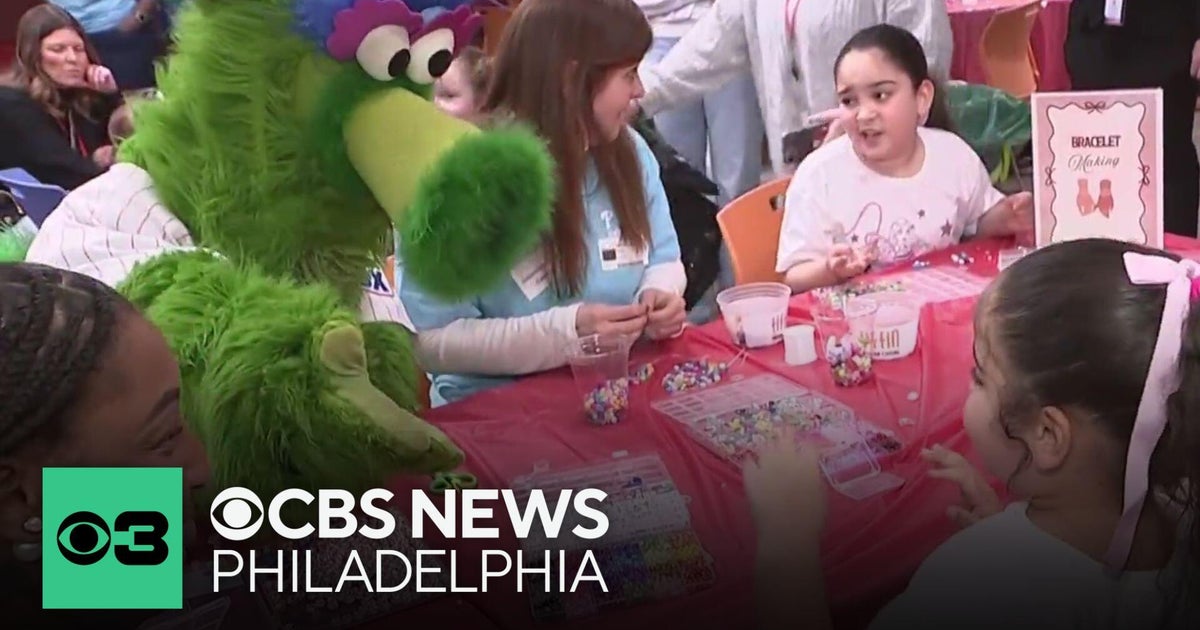 Before Valentine's Day, Phillies serve dinner to families at Ronald ...