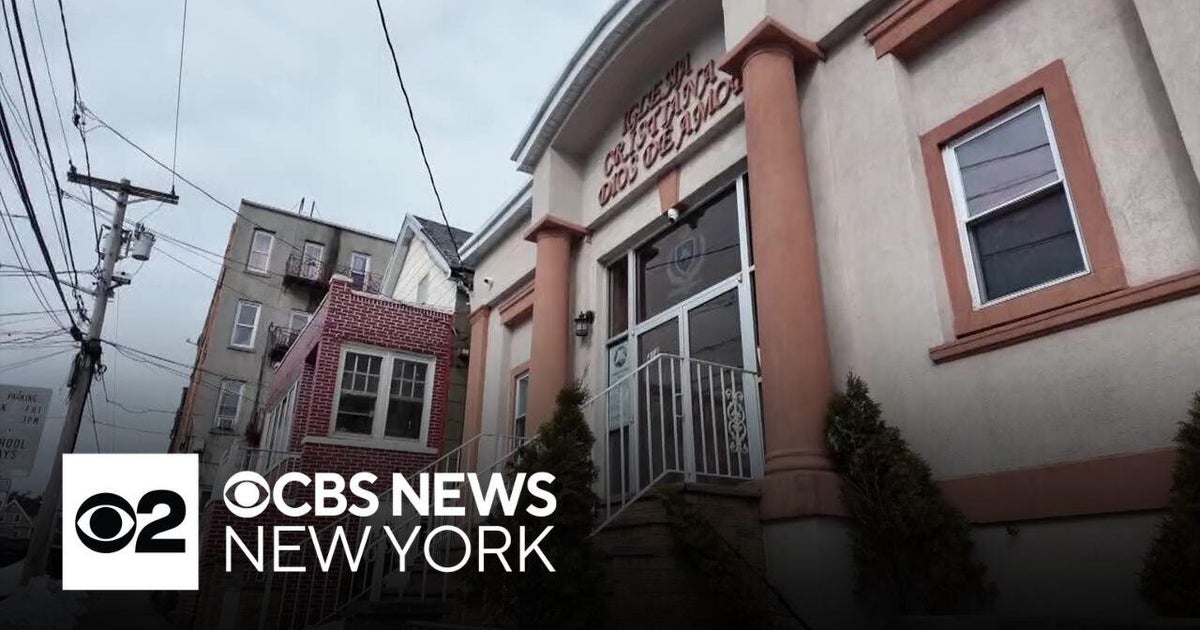 2 men detained by ICE agents near Union City, N.J. church - CBS New York