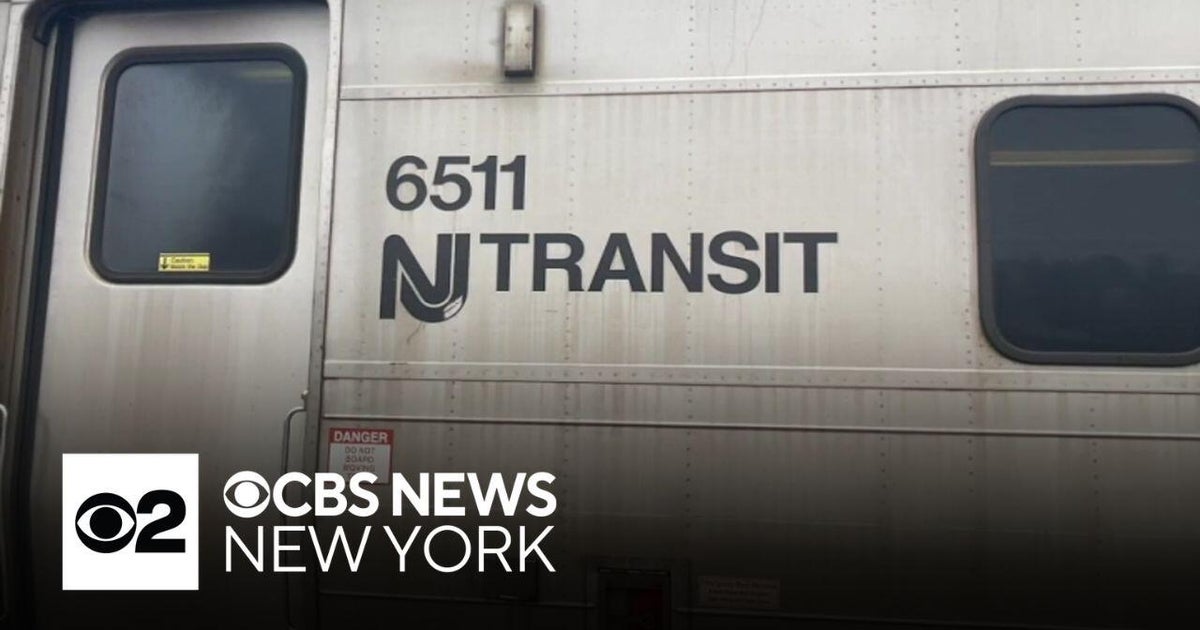 NJ Transit suspended between Newark and NYC due to wire problem at ...