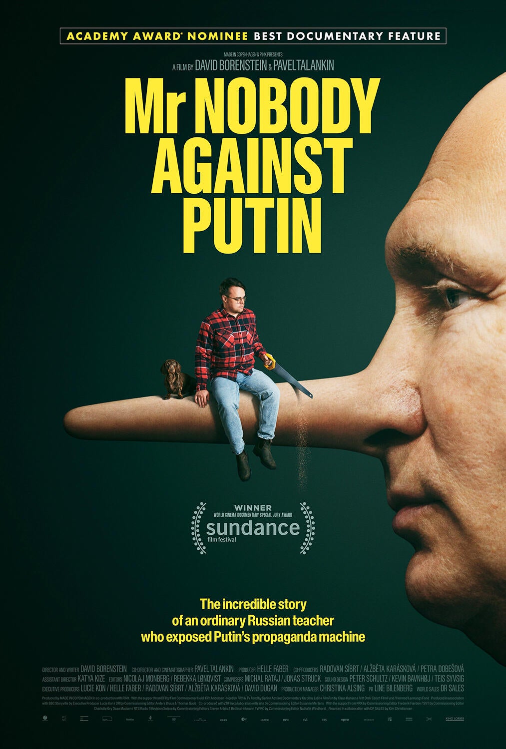 "Mr. Nobody Against Putin": How one Russian teacher confronted Kremlin ...