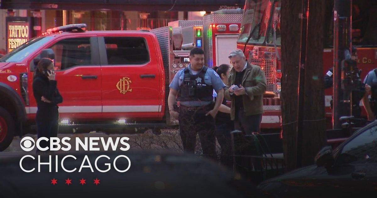 Grease chute catches fire in River North - CBS Chicago