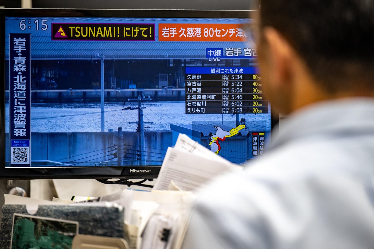 Major earthquake off Japan's north coast prompts tsunami alert - CBS News