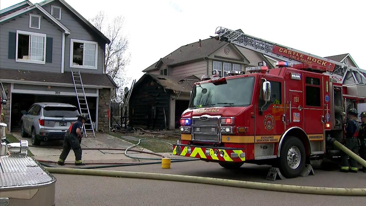 Fire damages at least 2 homes in Colorado city of Castle Rock - CBS ...
