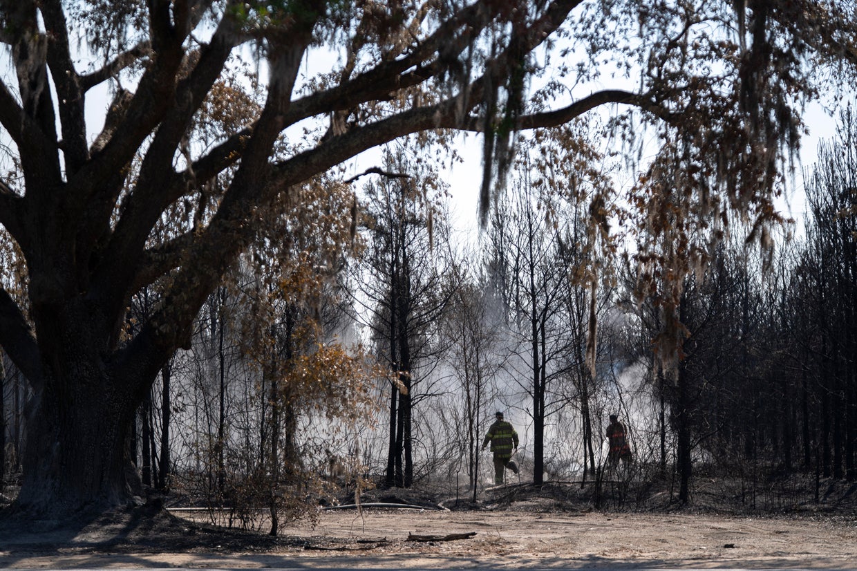2 massive Georgia wildfires destroy more than 120 homes, scorch over ...