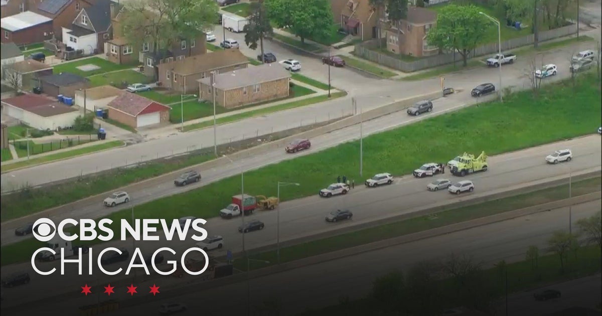 Multivehicle crash snags I-57 on Chicago's South Side - CBS Chicago
