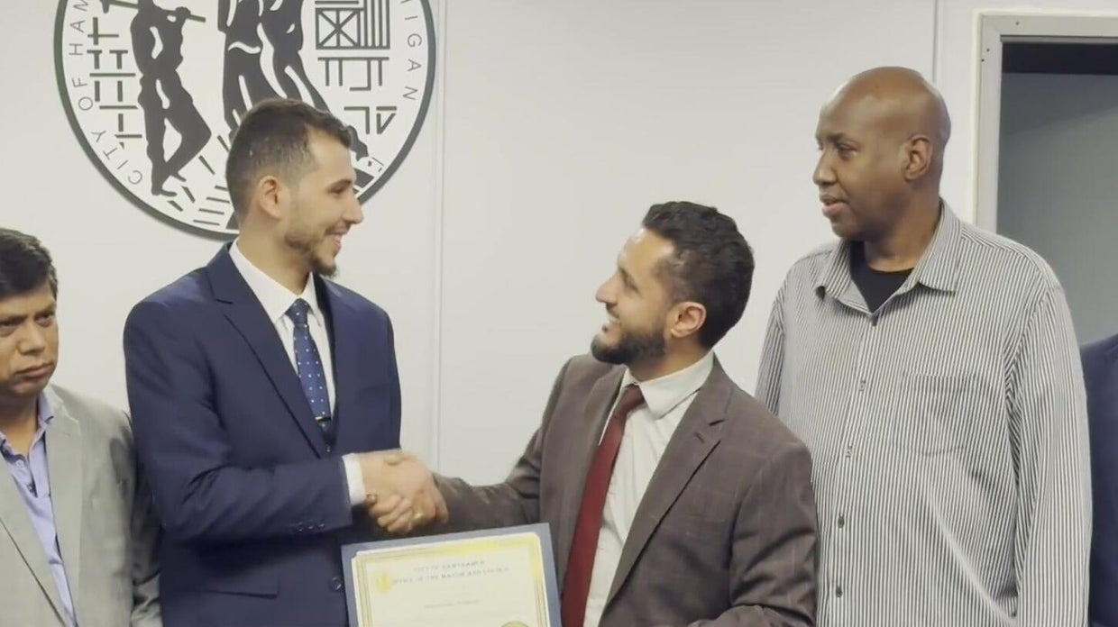 Hamtramck gas station clerk honored for helping rescue kidnapped teen ...