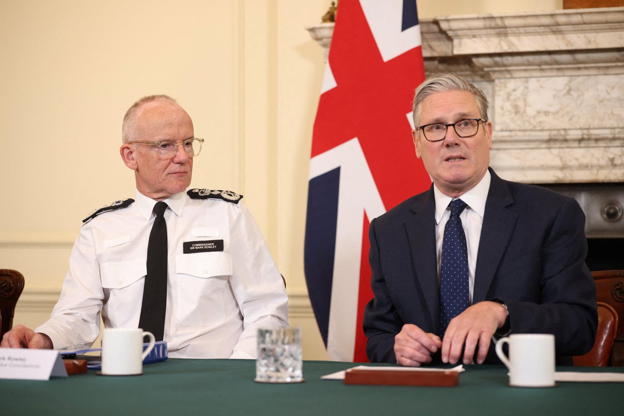 U.K. raises terrorism threat level to "severe" after Golders Green ...
