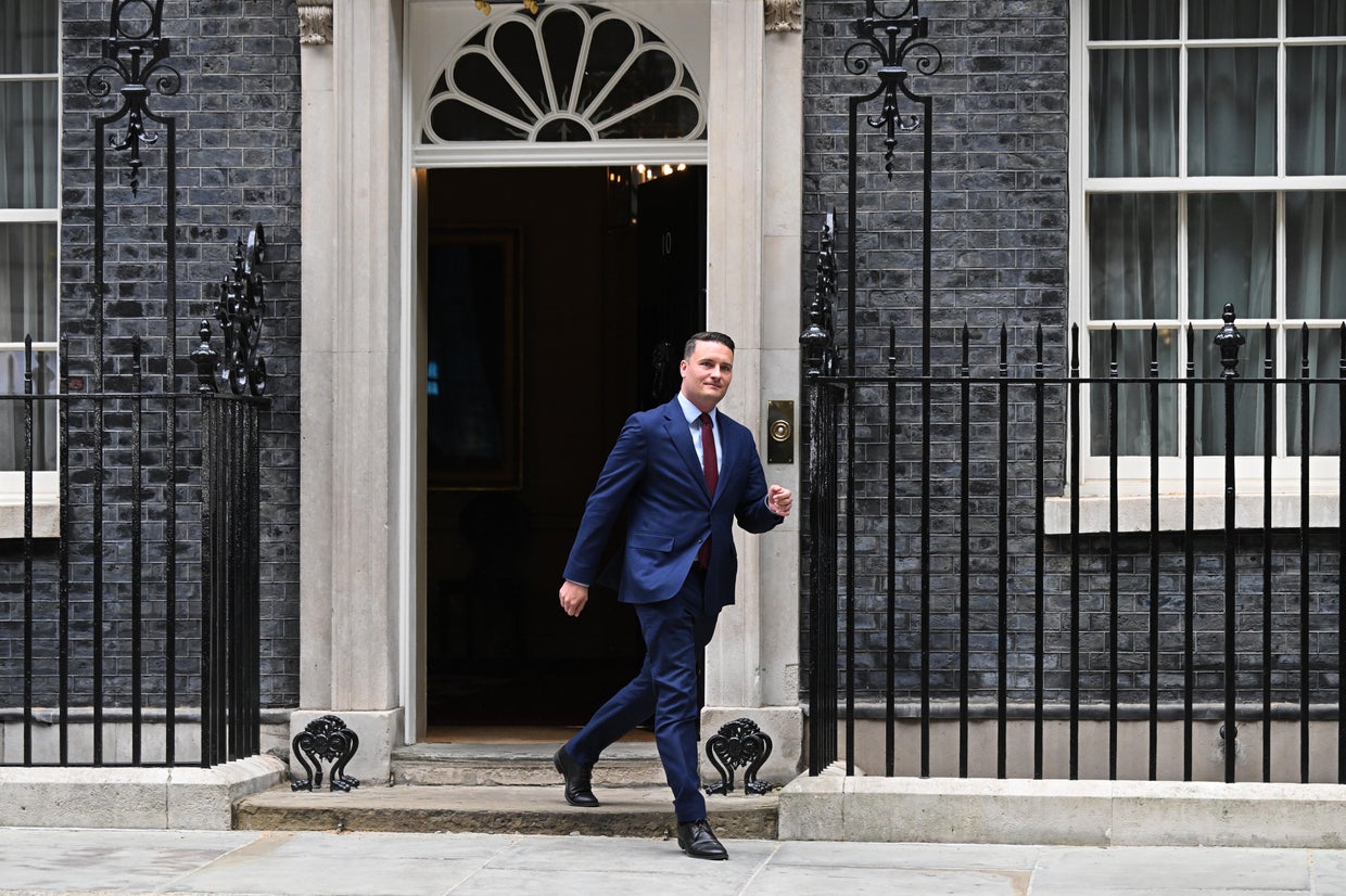 U.K. health secretary resigns in scathing letter, setting up challenge ...