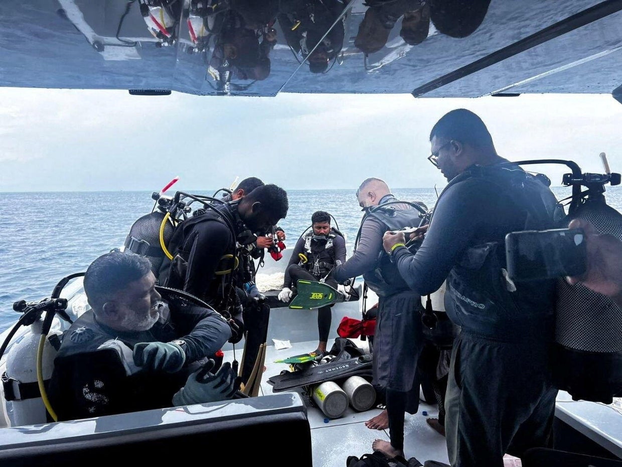 Divers recover bodies of 2 Italians from Maldives sea cave, with 2 more ...