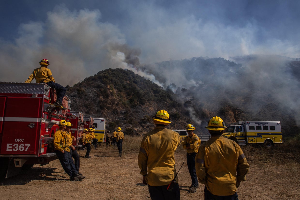 Sandy Fire evacuation orders lifted as containment reaches 71% - CBS ...