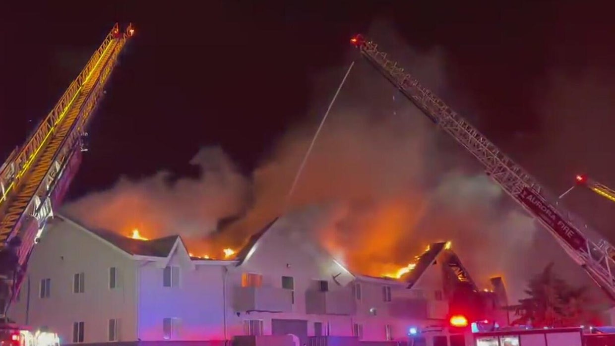 Early morning 3-alarm apartment fire in Aurora displaces 50 people ...