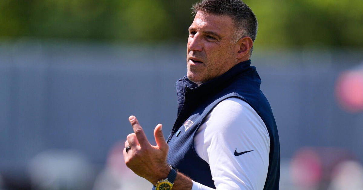 Mike Vrabel holding first news conference since missing final day of ...