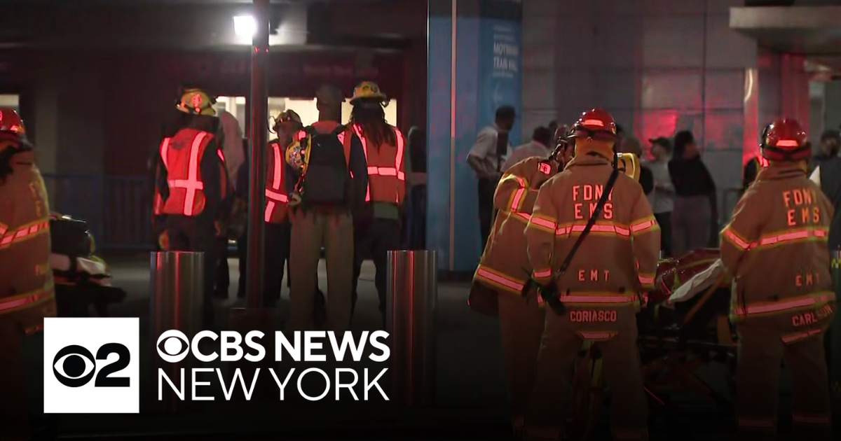 NJ Transit, Amtrak services suspended at Penn Station due to fire - CBS ...
