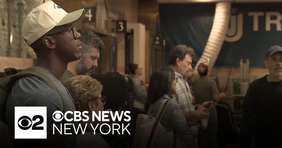 Delays on NJ Transit, Amtrak at Penn Station after maintenance train ...