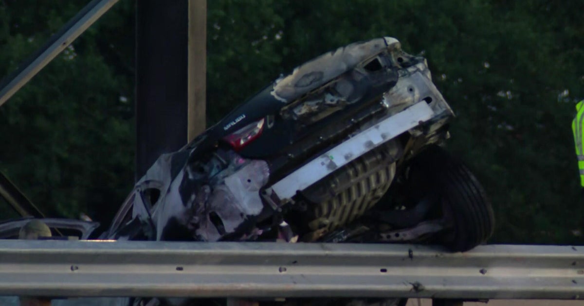 2 killed in early morning fiery crash in Hurst, police say - CBS Texas