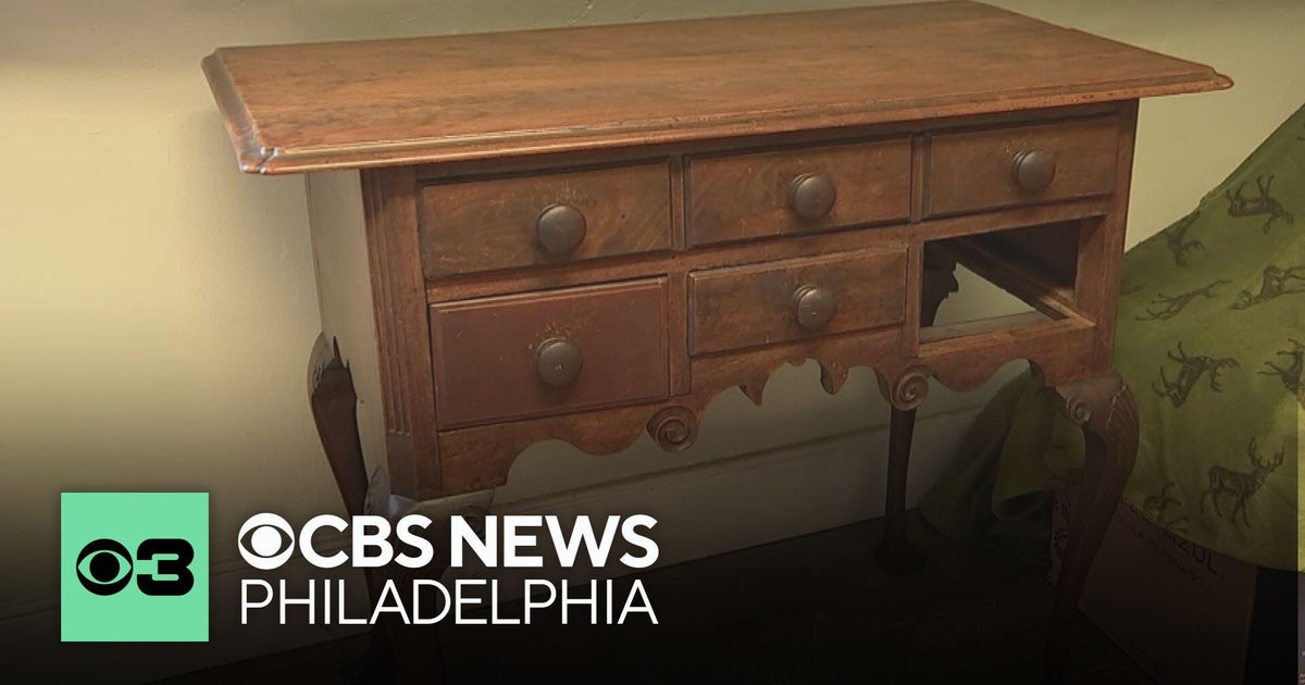 Family of Betsy Ross donates her sewing table to Philadelphia Museum ...