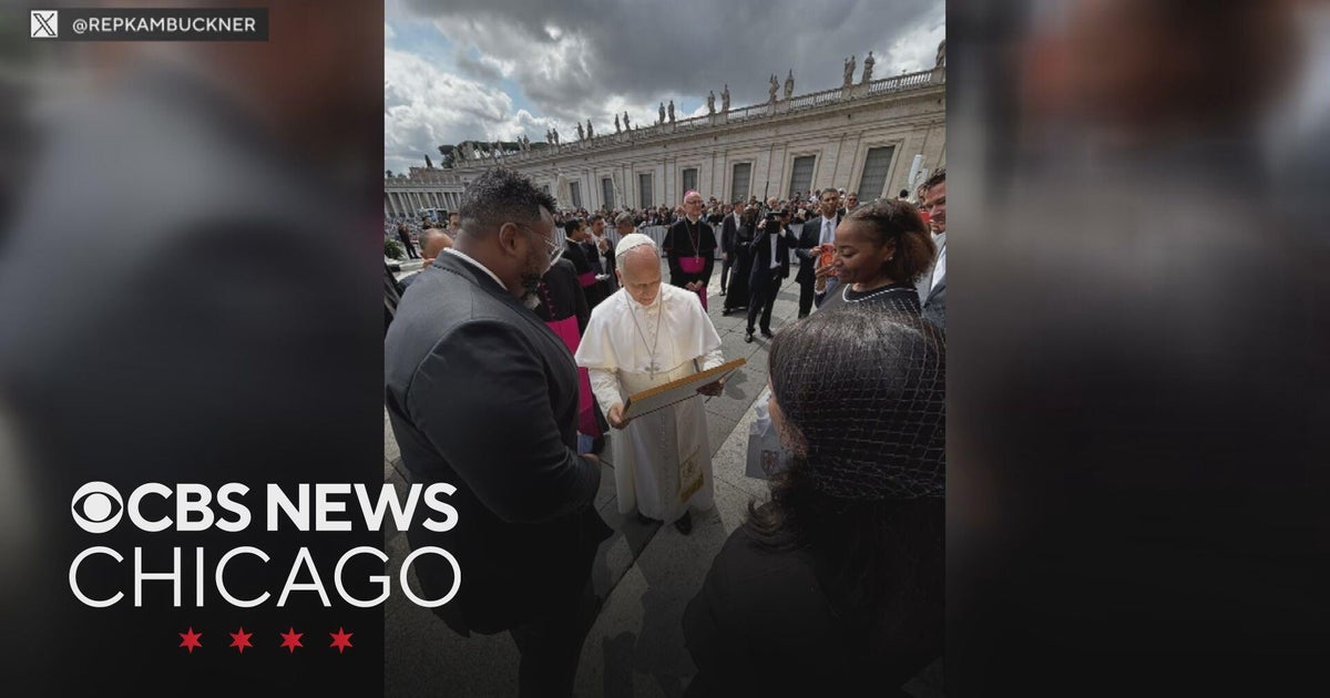 Rep. Kam Buckner meets Pope Leo XIV at the Vatican - CBS Chicago