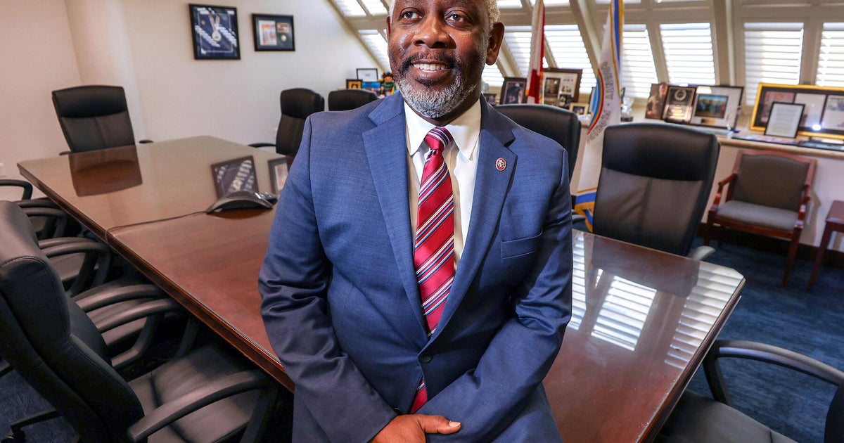 Orange County Mayor Jerry Demings suspends his run for Florida governor ...