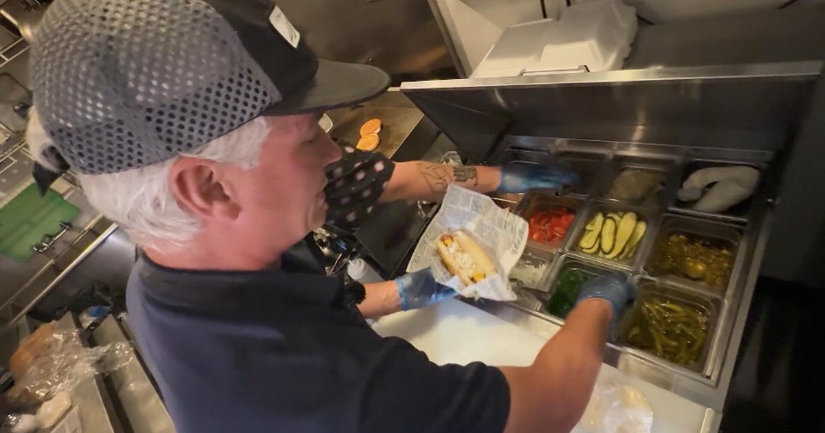 Hot dog stand in Colorado mountain town inducted into Vienna Beef Hot ...