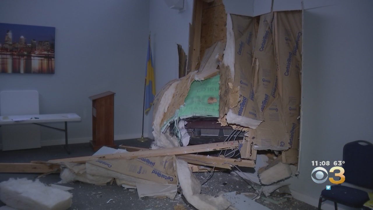 Car Crashes Into Democratic Party Headquarters Building In Philadelphia ...